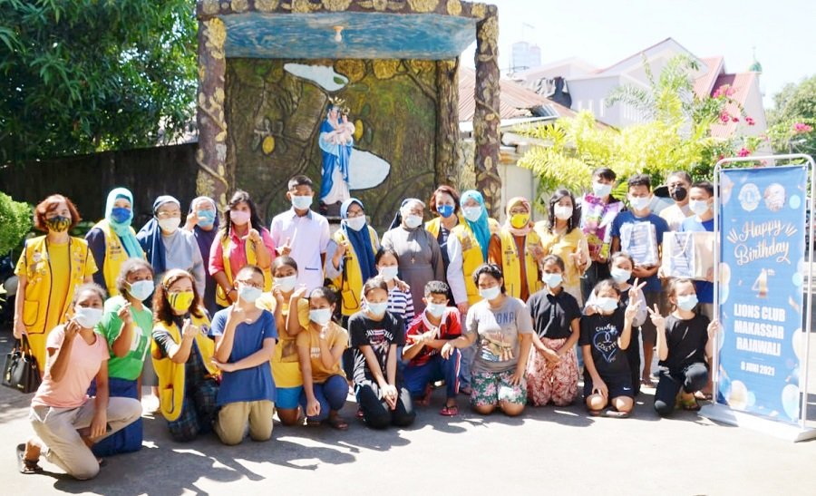 SOROTMAKASSAR.COM - Peringati HUT ke-4, Lions Club Makassar Rajawali ... SOROTMAKASSAR.COM - Peringati HUT ke-4, Lions Club Makassar Rajawali ...
